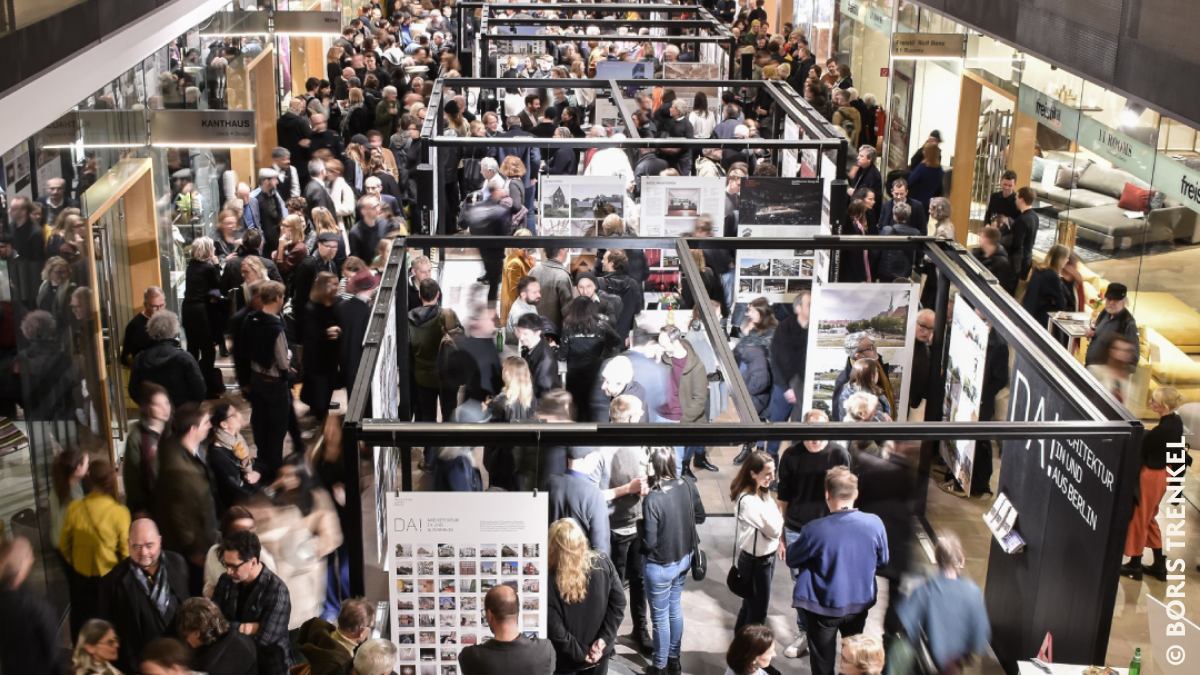 LIVING BERLIN - 25 YEARS HOME OF INTERIOR DREAMS